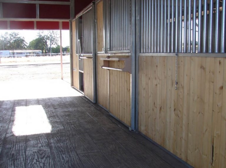 Estate Stall Fronts & Walls - MD Barnmaster - Build a Better Barn
