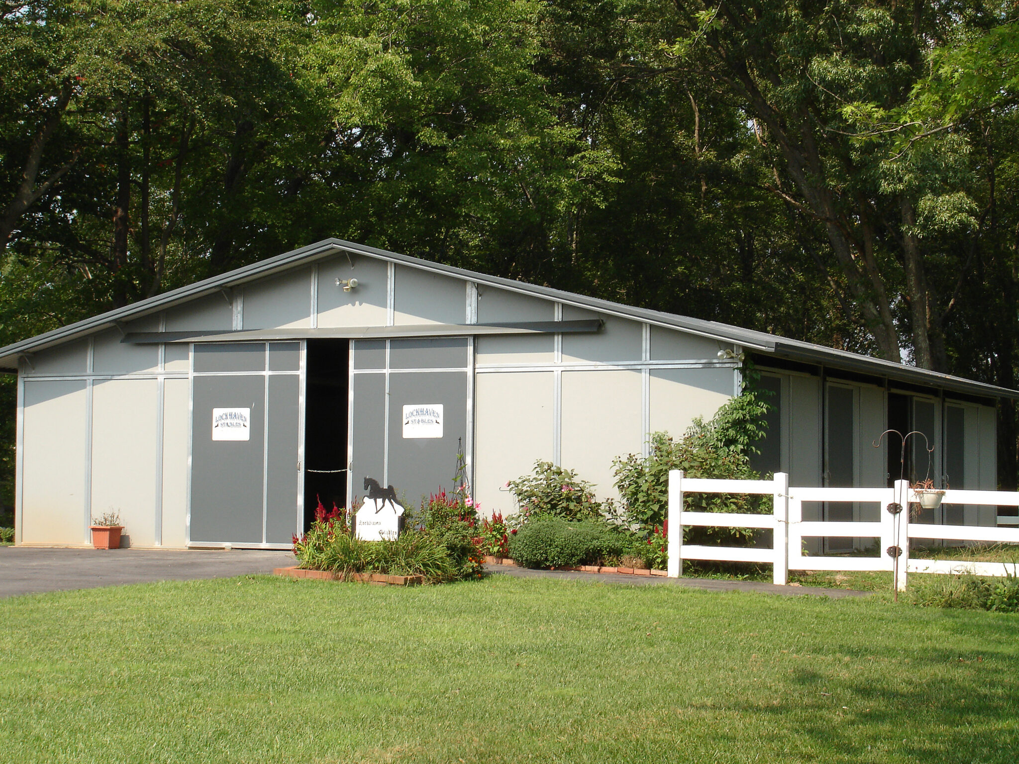Gable Barns | Horse Barn Building Manufacturer | MDBarnmaster.com
